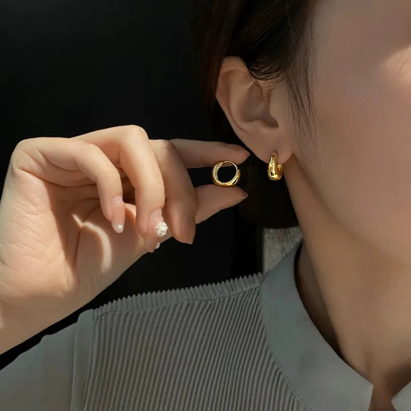 Gold Mini Hoops – Akinara